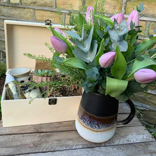 Blooming Love Gift Box – Simply Flowers – Brighouse – Beautiful flowers ...